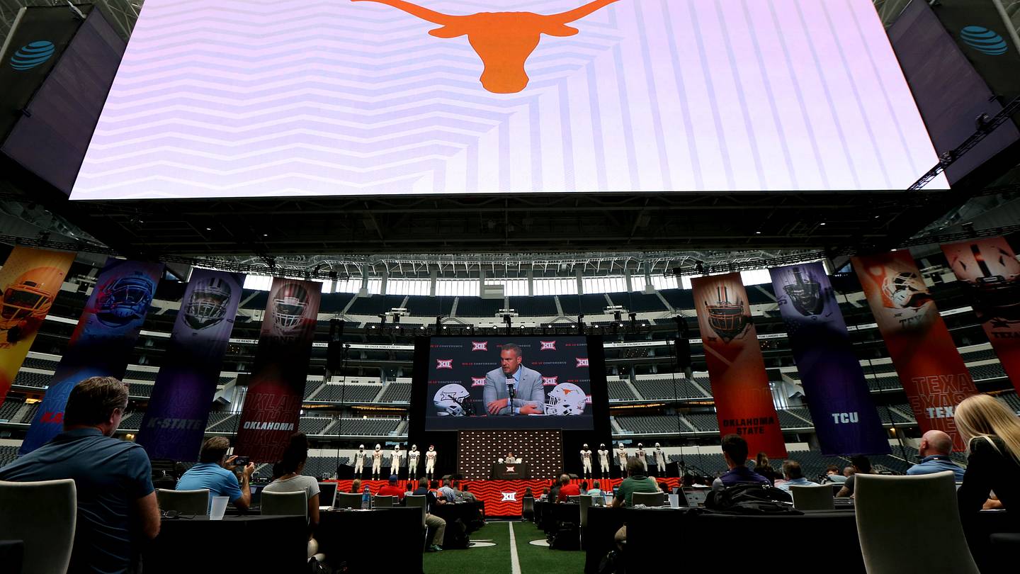 Texas football: Former Texas coach, recruiting coordinator and ...