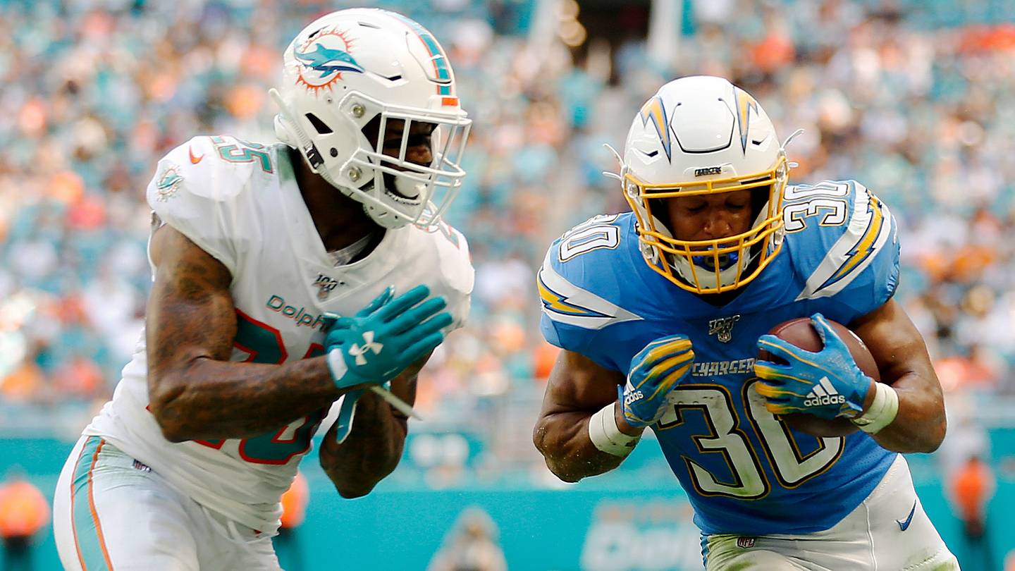 Uni Watch's Best and Worst Looks From Week 4 in the NFL