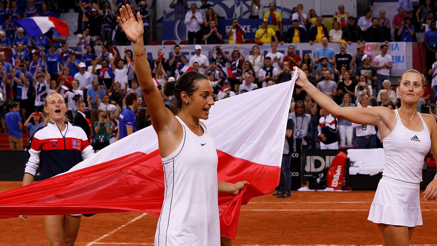 France Beats Romania, Sets Up Meeting With Australia Fed Cup Final