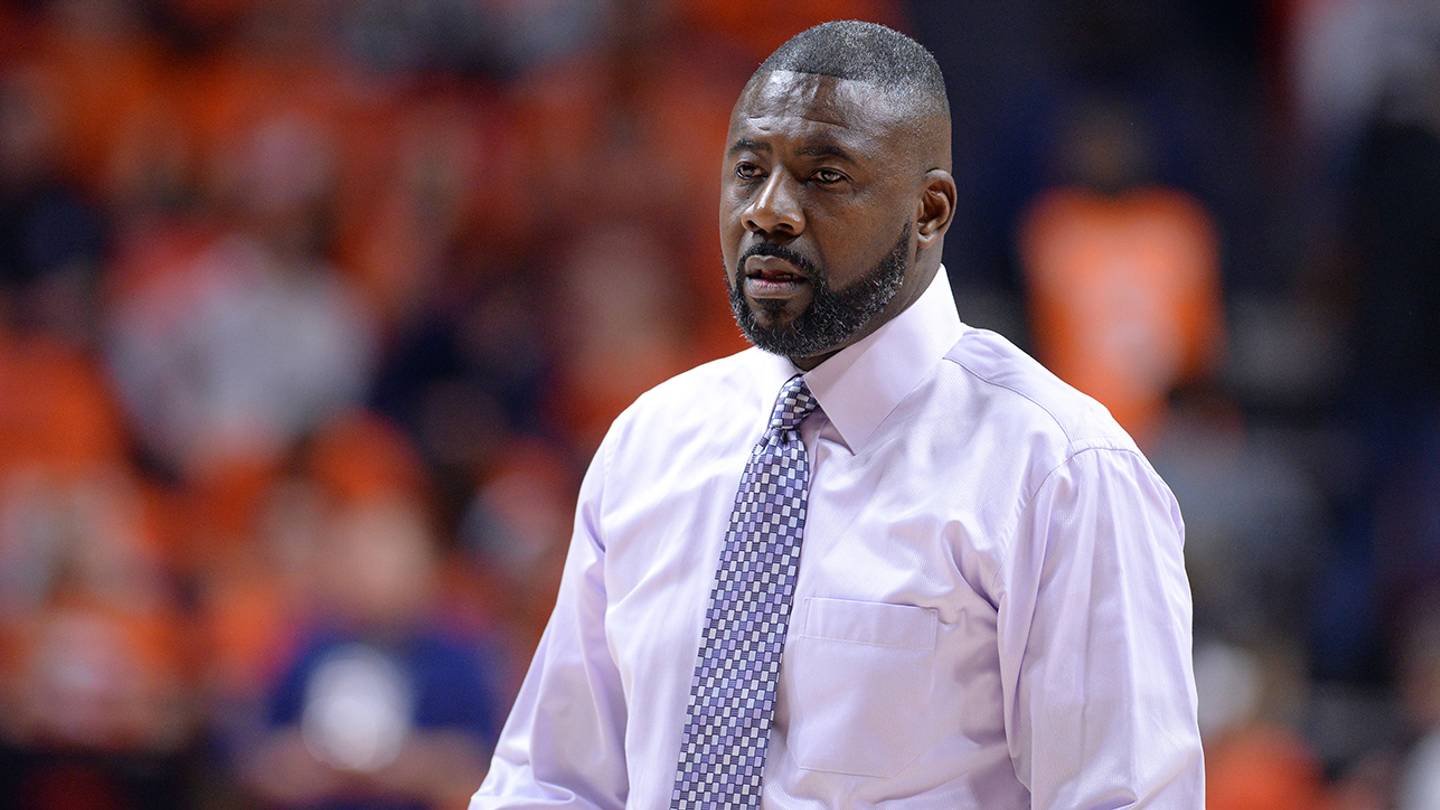 Wisconsin Assistant Howard Moore's Wife, Daughter Killed in Car Accident