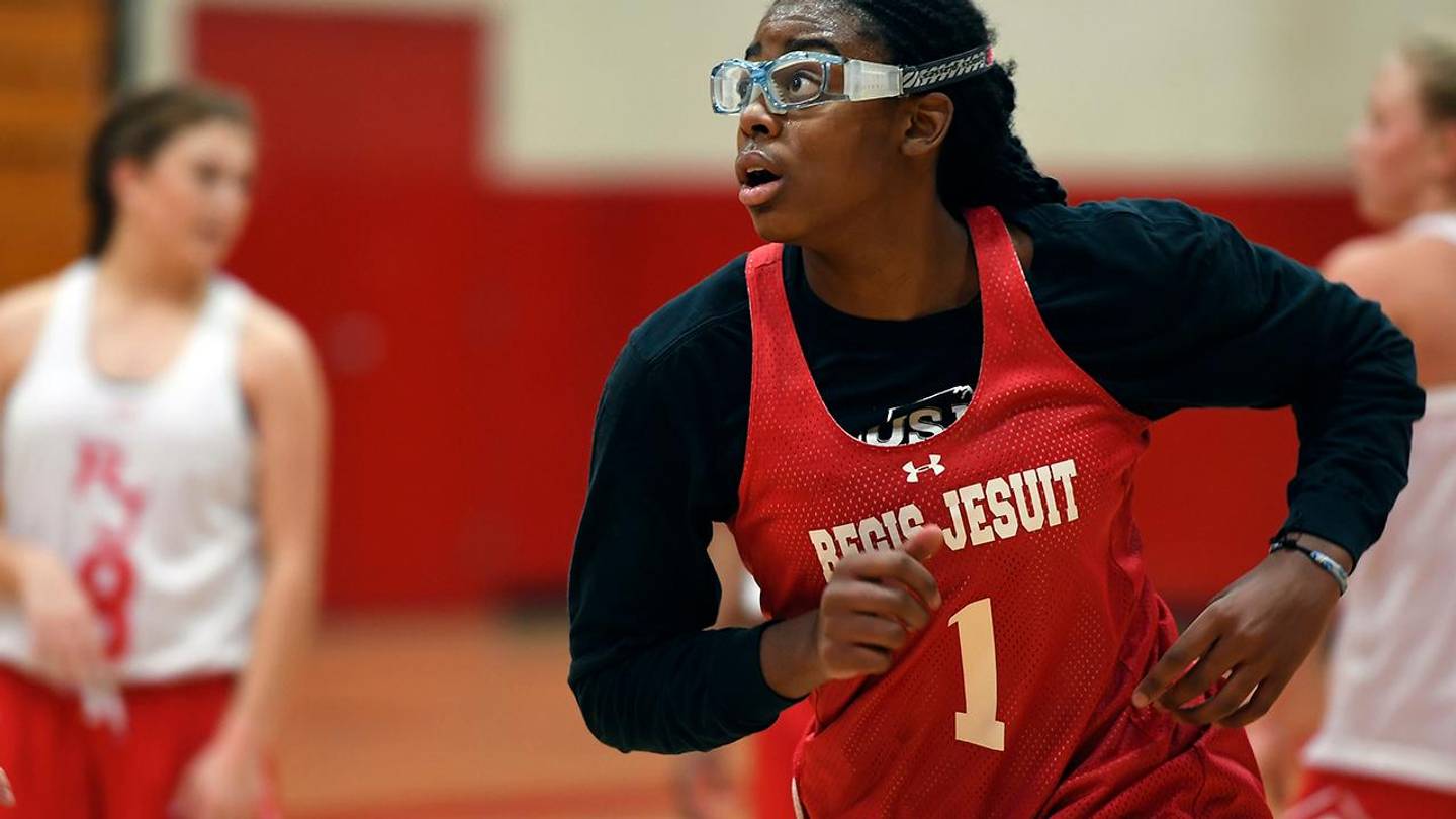 Stanford Commit Fran Belibi Steals Show With Monster Dunk