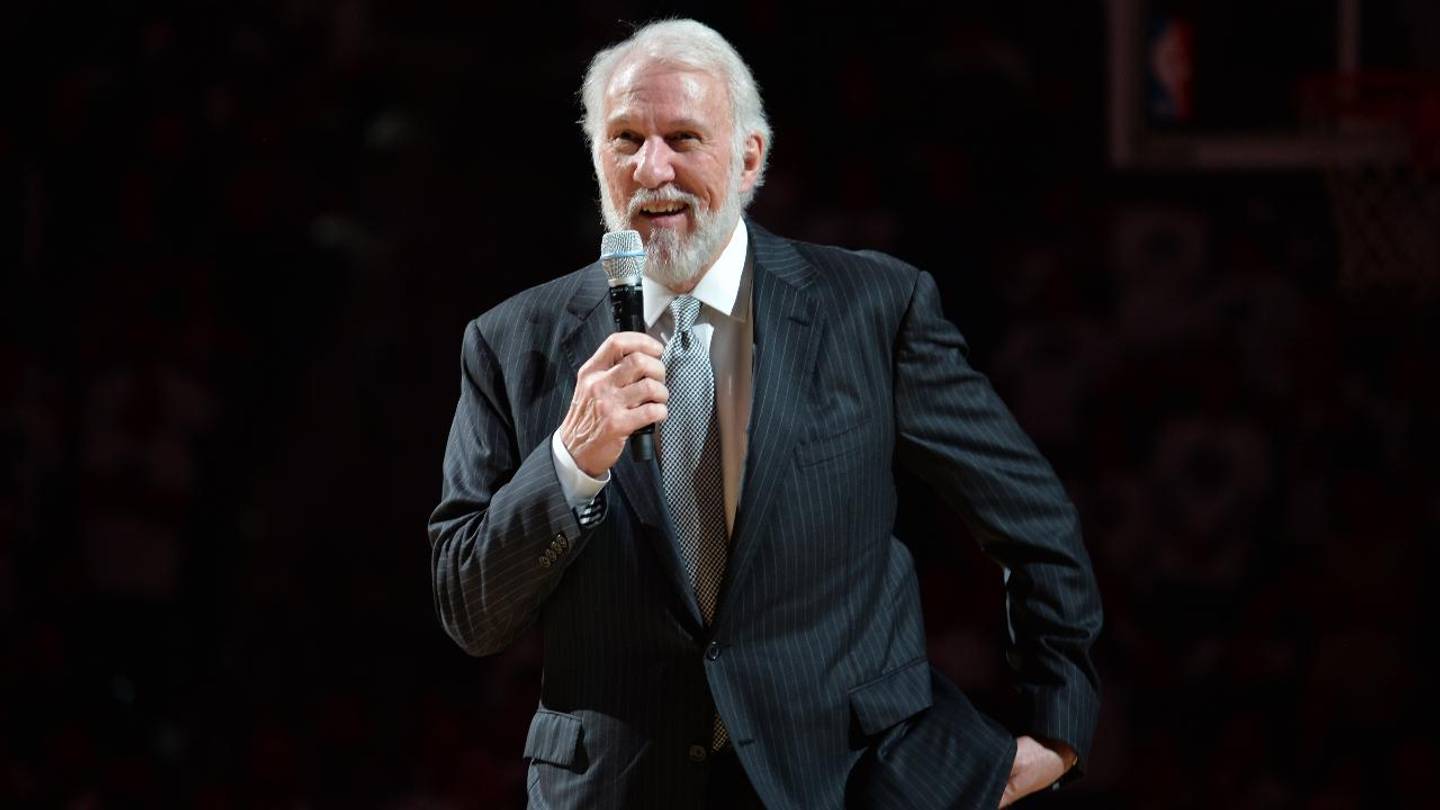 Pop gives tie he wore to Sager’s funeral to Craig Jr.