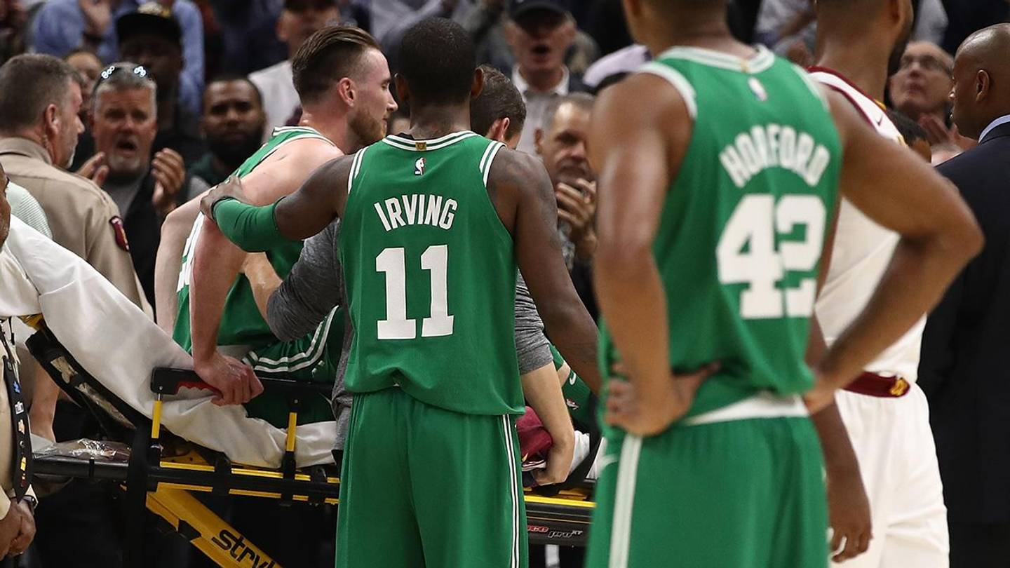 Gordon Hayward suffers broken ankle in Celtics debut