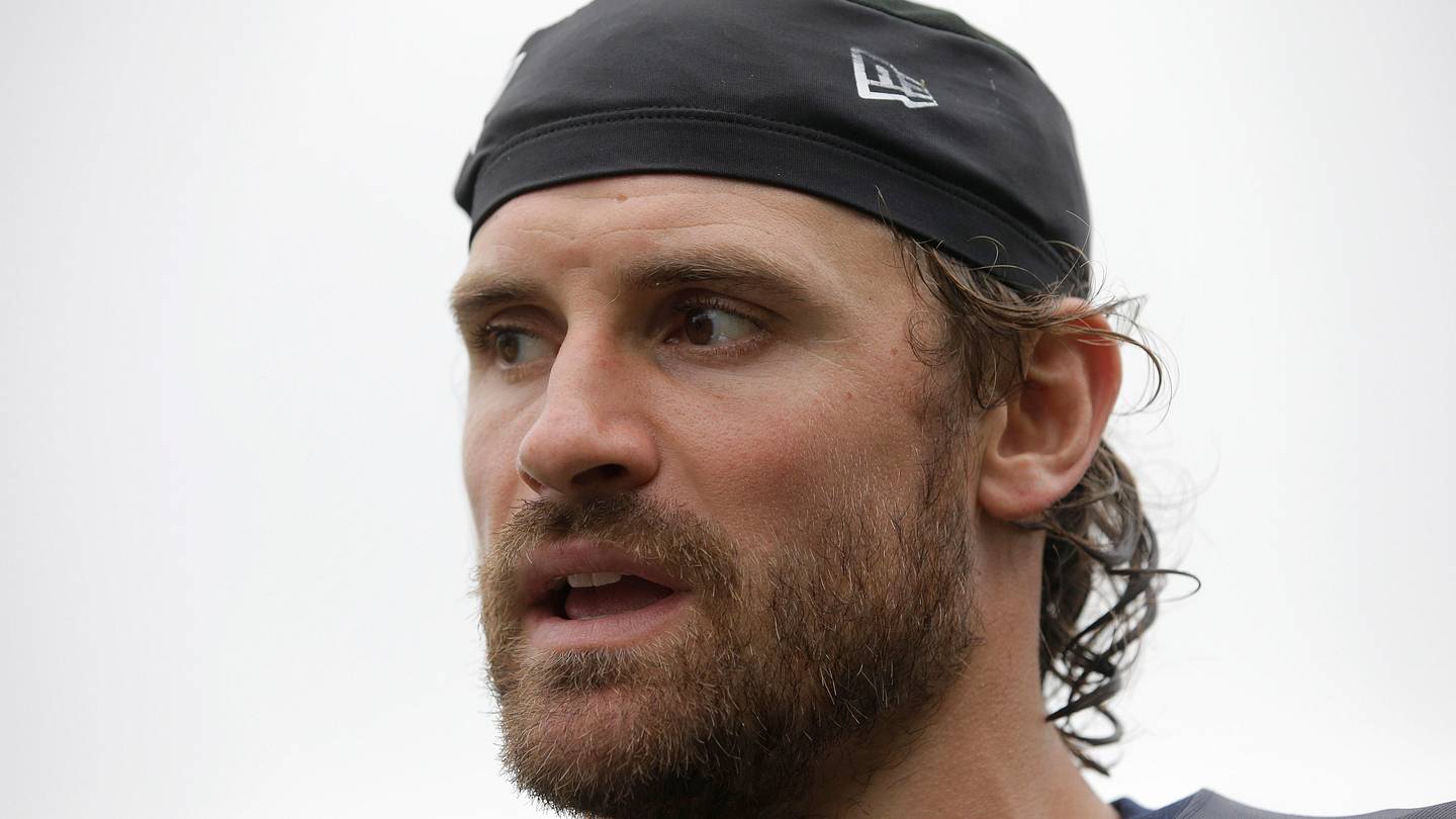 Chris Long Is Having Fun With Eagles Teammates' Last Names
