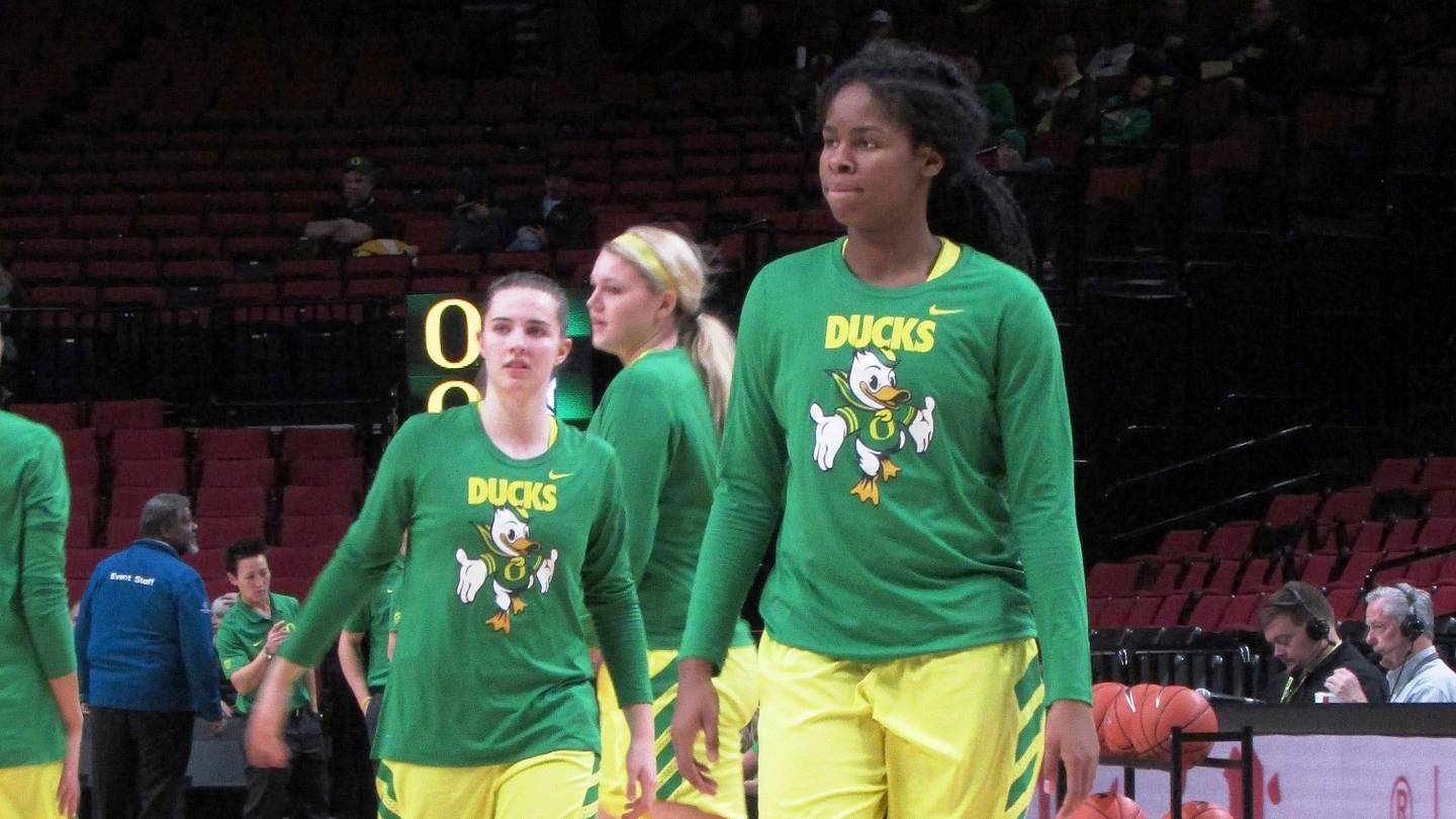 Oregon freshman Ruthy Hebard turning heads in the Lower 48