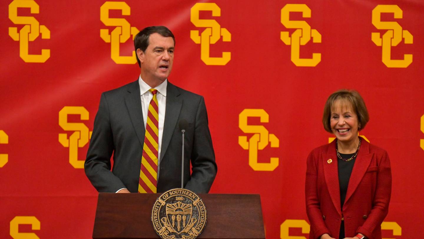 USC Mailbag: Mike Bohn In, Clay Helton Out?