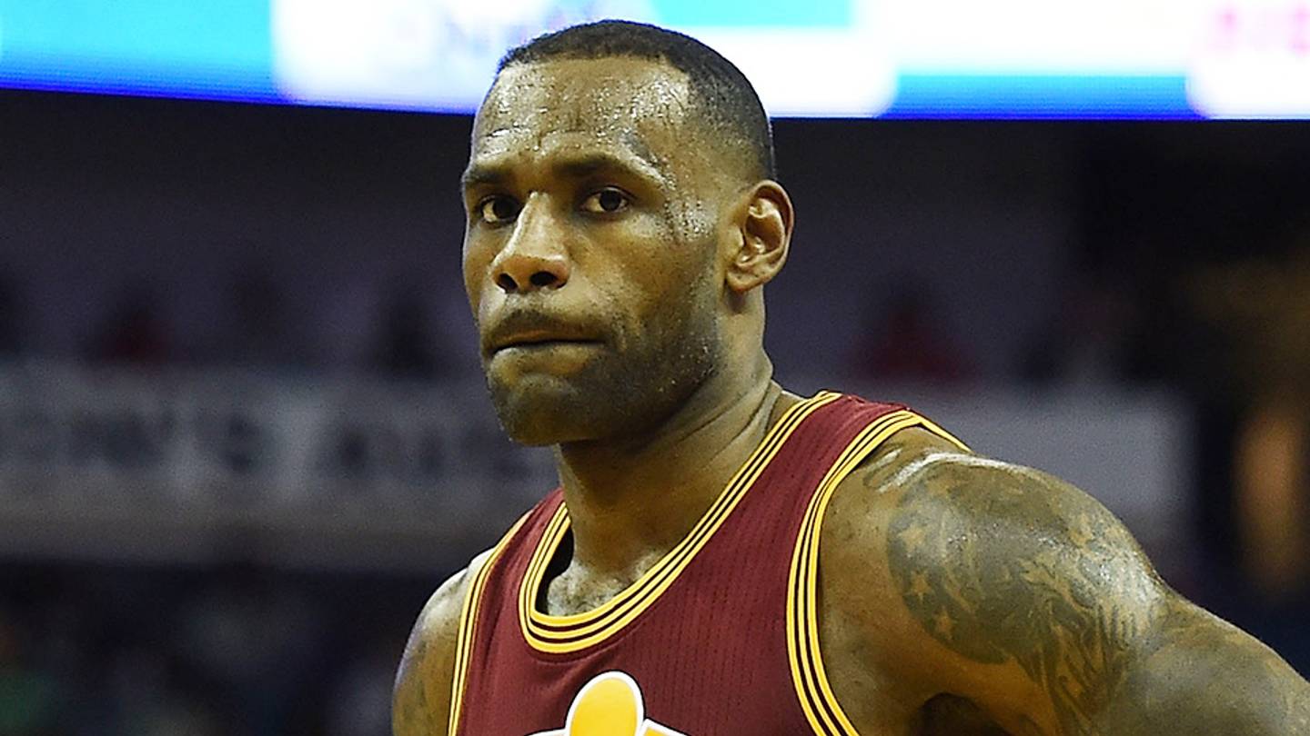 Watch: Steven Adams throws down huge dunk over LeBron James