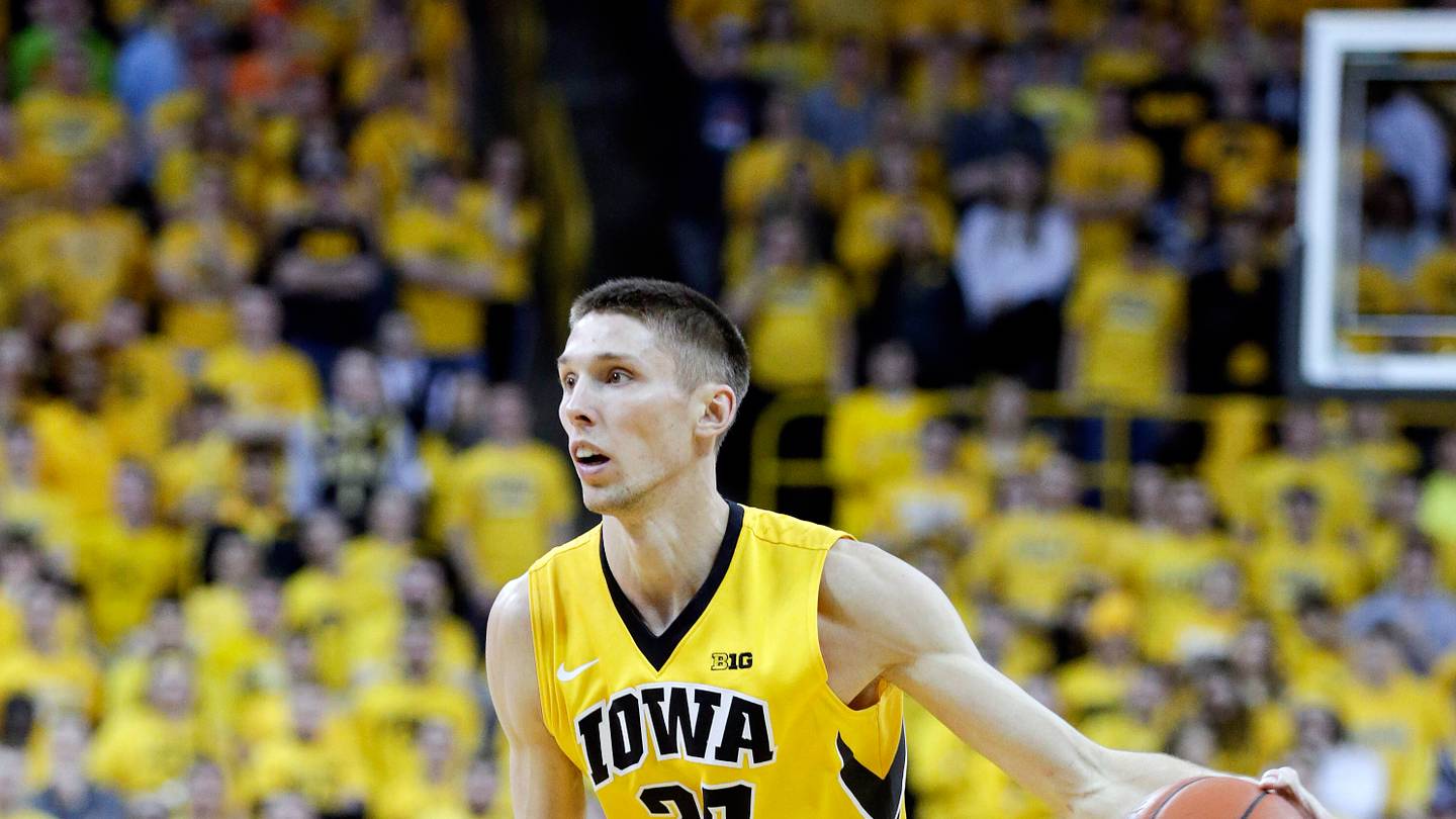 Iowa looking for Uthoff to become a star in '15-16