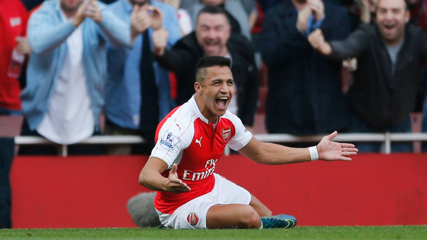 Sanchez scores two goals as Arsenal takes down Manchester United