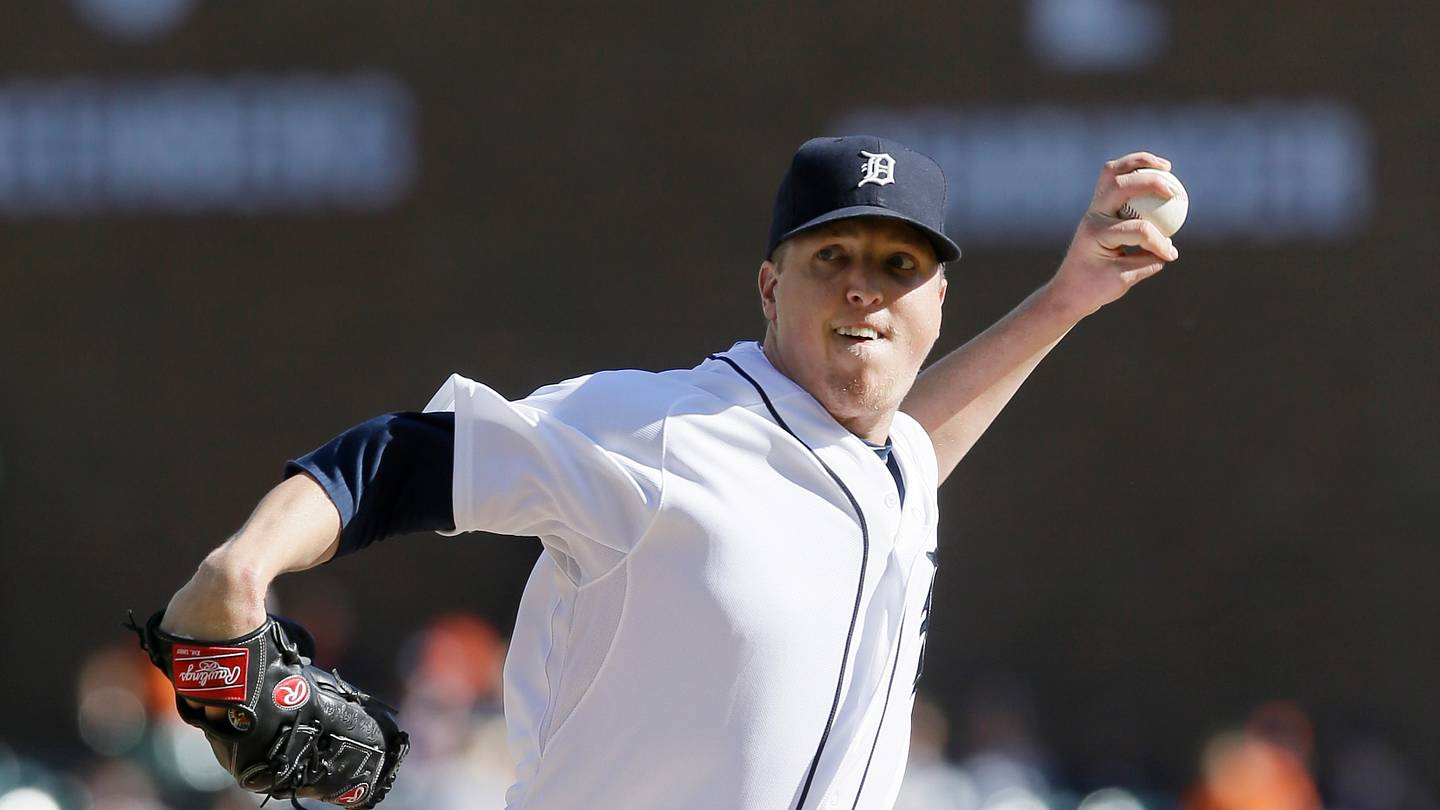 Indians sign pair of left-handed relievers