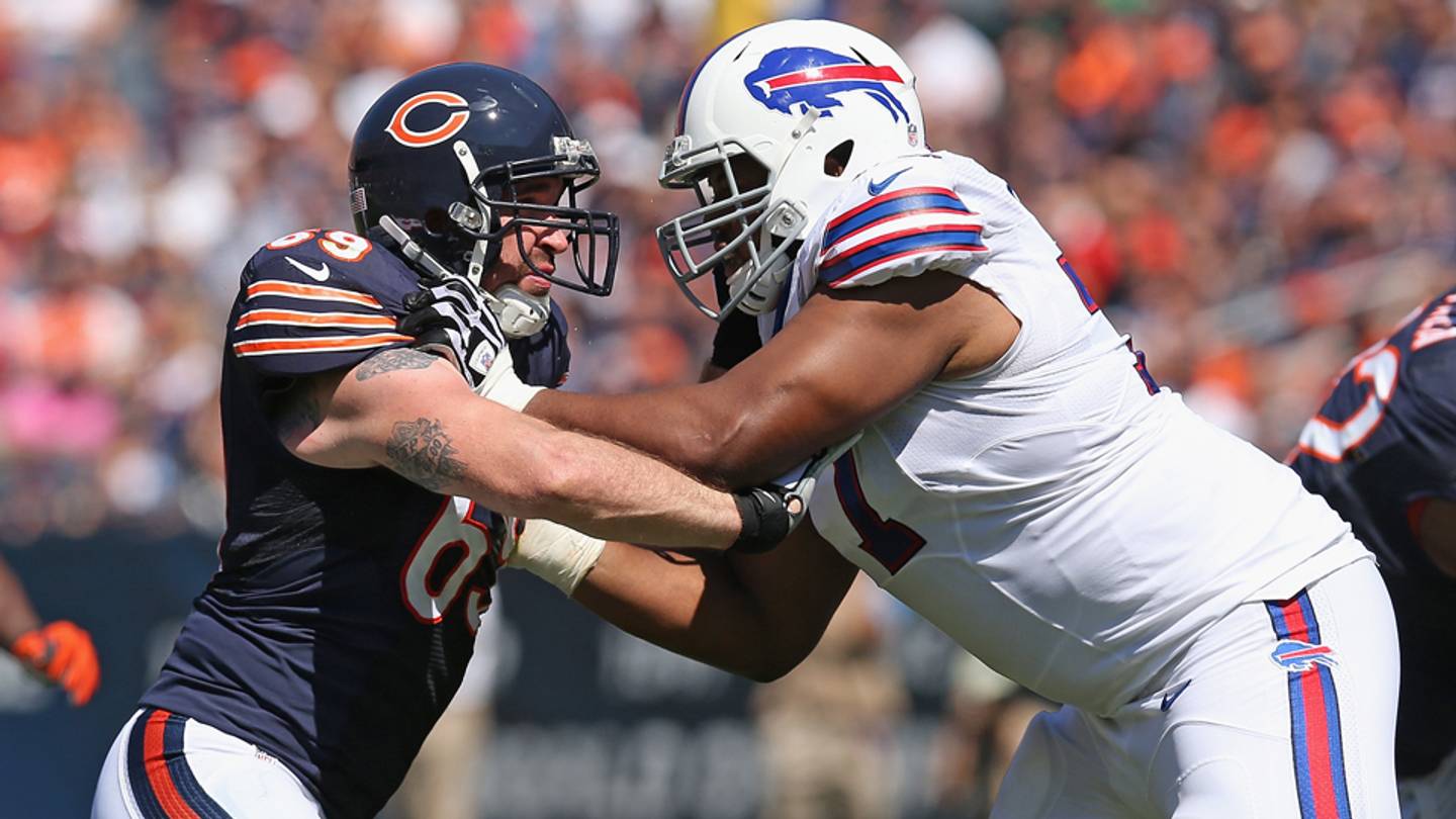 Bears DE Jared Allen back at practice after bout with pneumonia