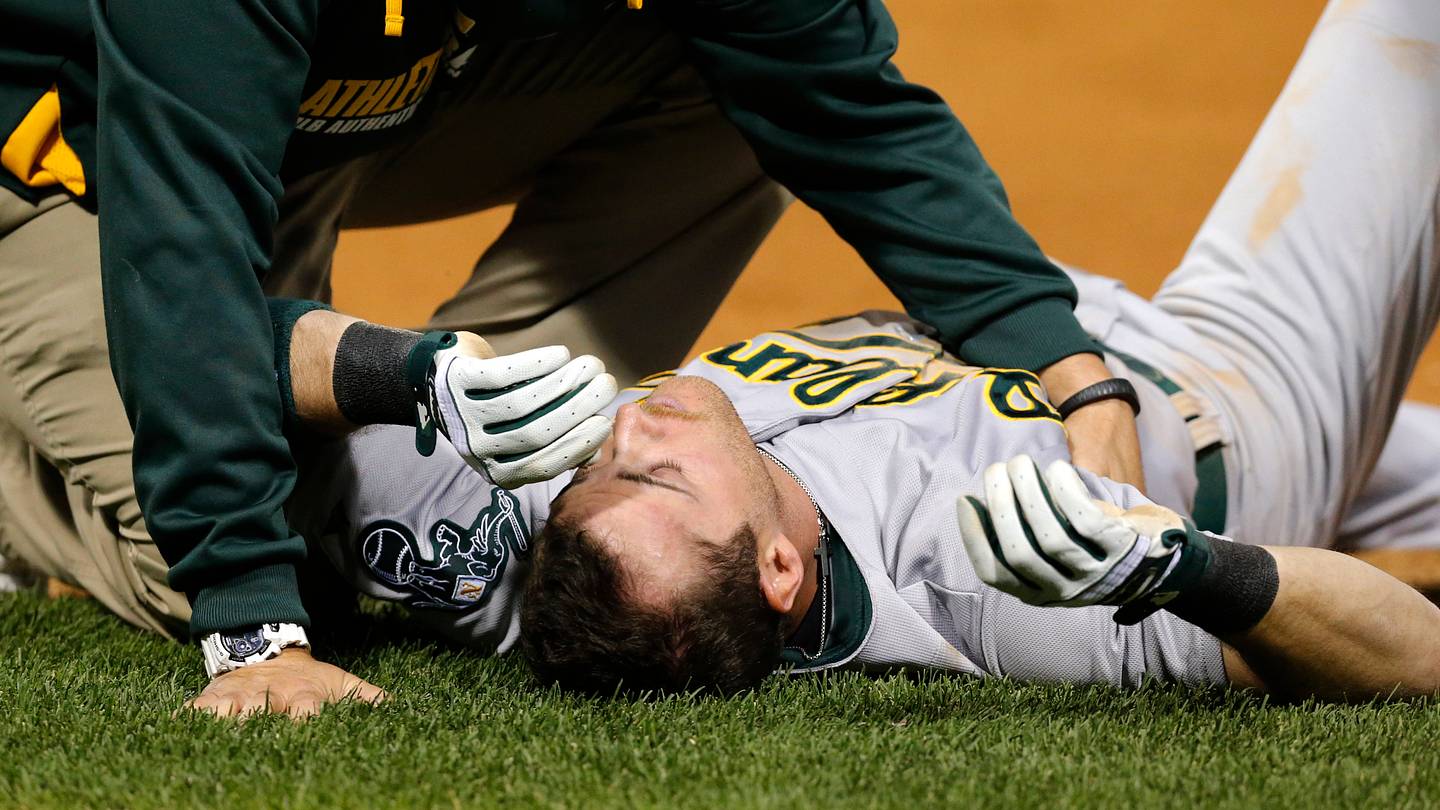 Report: Athletics OF Craig Gentry diagnosed with concussion