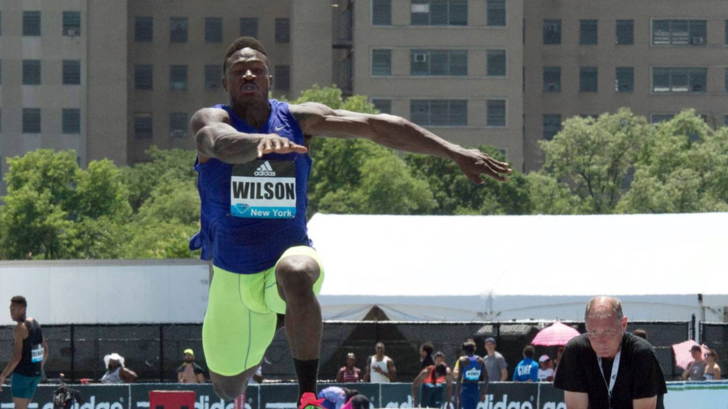 Former Giants RB David Wilson makes pro triple jump debut
