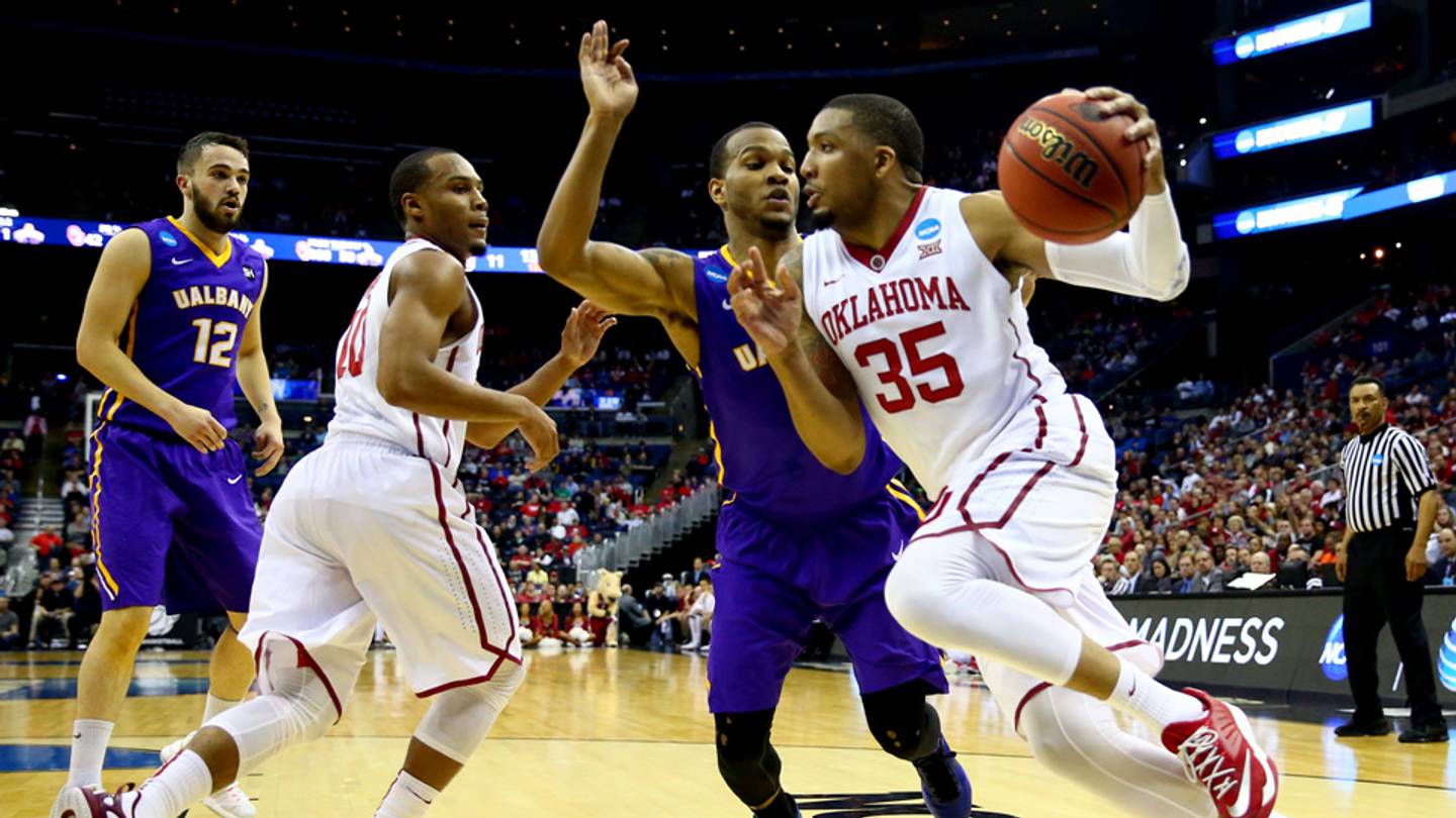 Oklahoma holds off Albany for first NCAA tournament win since 2009