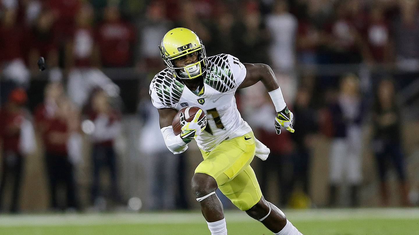 Oregon WR Addison watches QB drama as he makes comeback