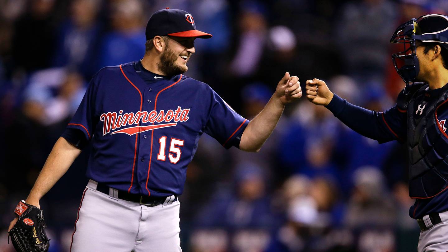 Pelfrey gets 1st win since 2013 as Twins beat Royals 3-0