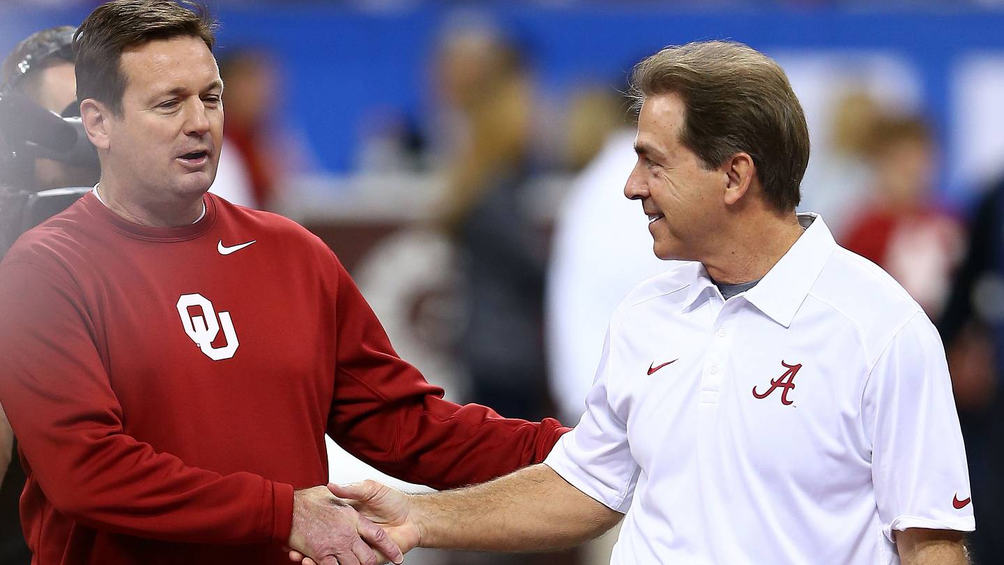 Poll: Nearly half of coaches favor Power Five-only schedule