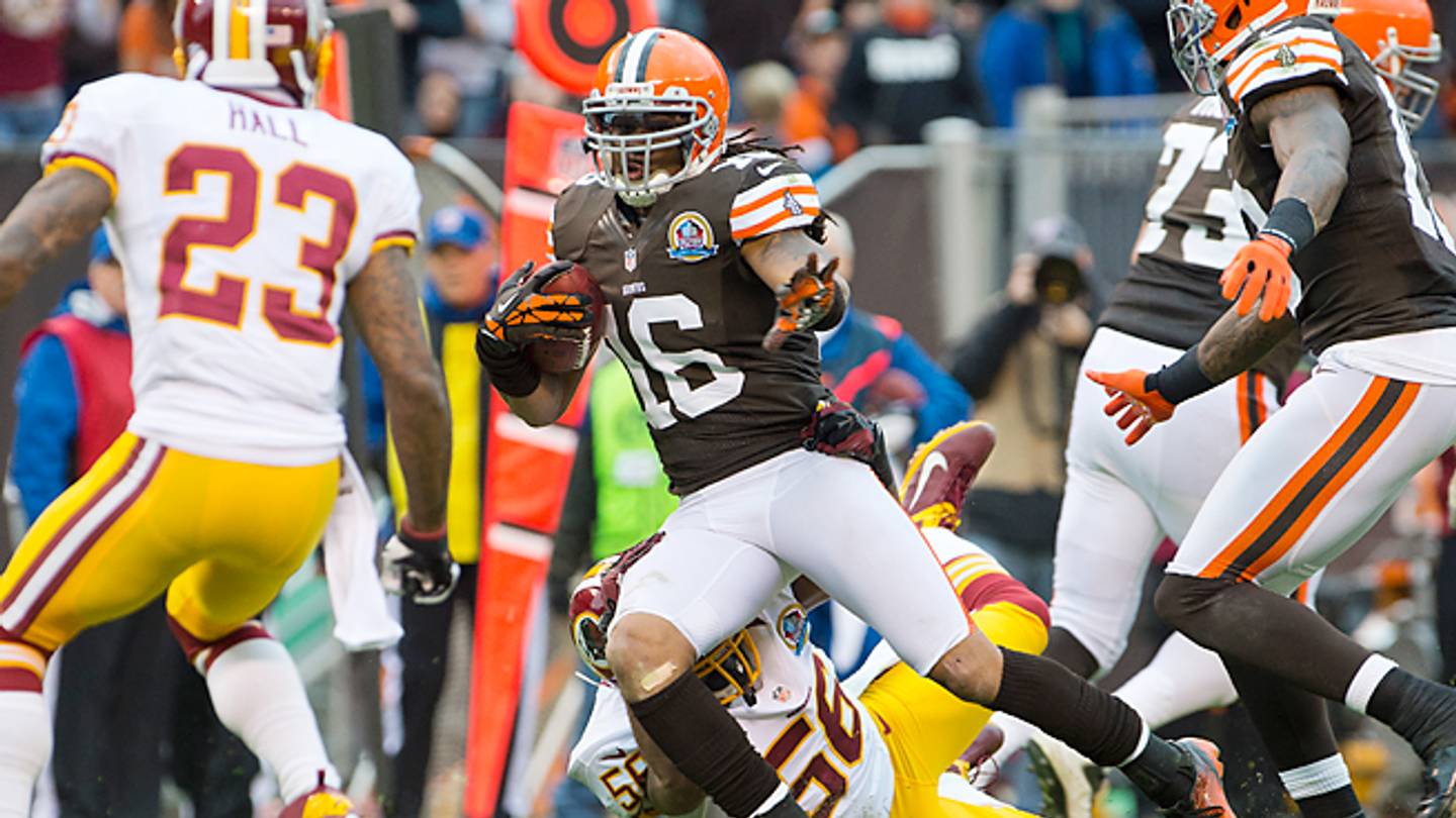 Kick return specialist Josh Cribbs signs with Raiders
