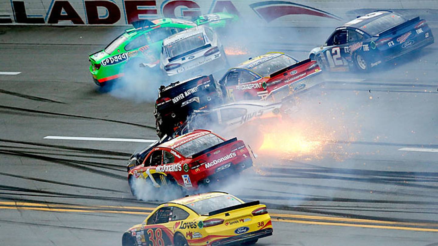 David Ragan gets last-lap upset victory at Talladega