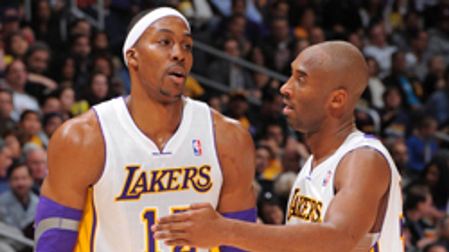Lakers' Dwight Howard shrugs off father's comments