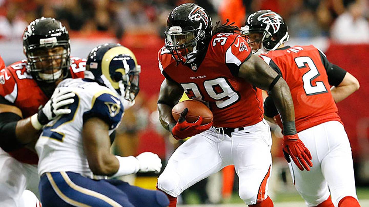 Atlanta Falcons RB Steven Jackson leaves with thigh injury