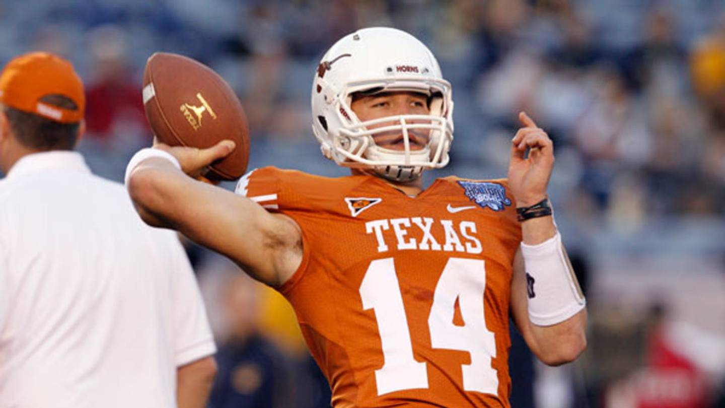 Texas quarterback David Ash (head) out for second half against Kansas State