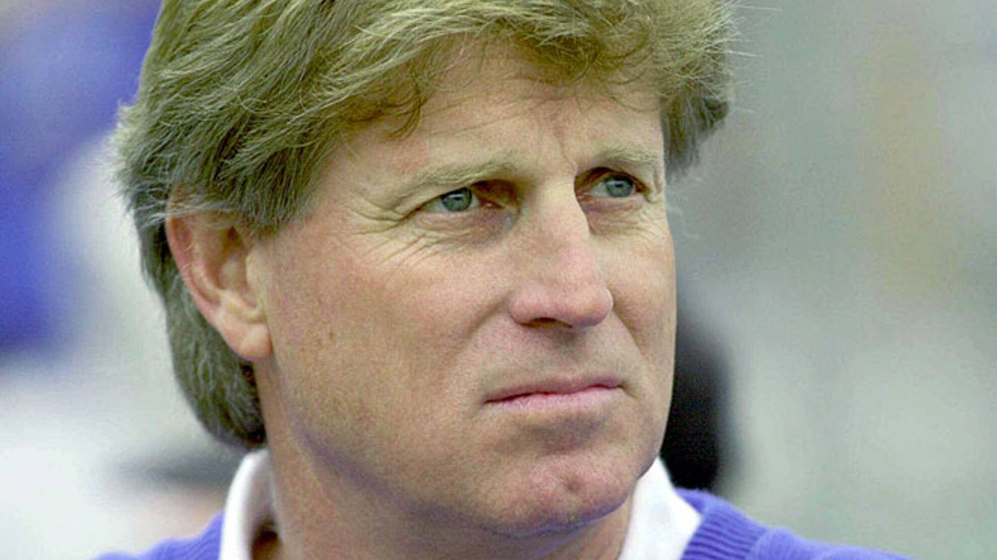 SMU adds former Kentucky coach Hal Mumme to staff