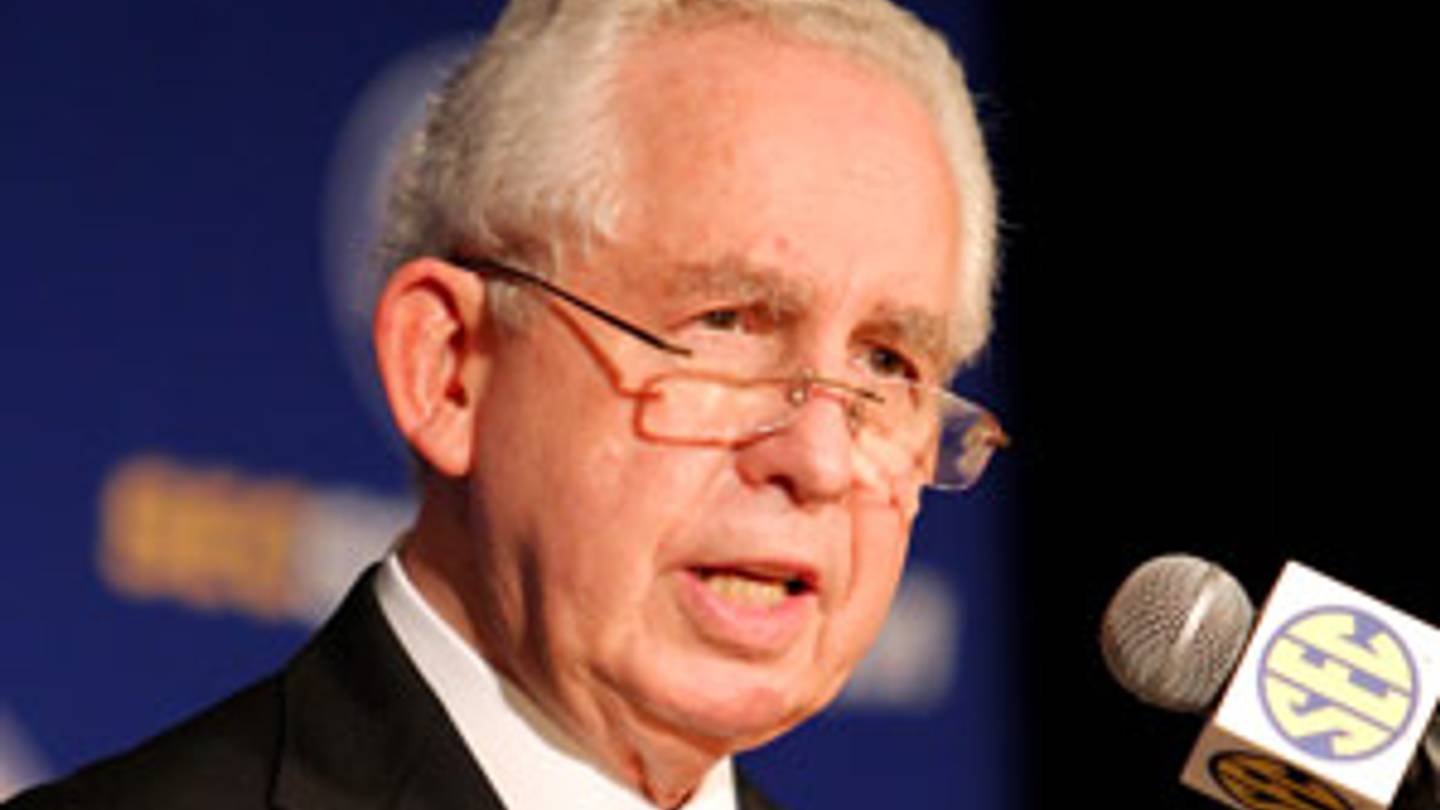Unassuming SEC commissioner Mike Slive at top of his game
