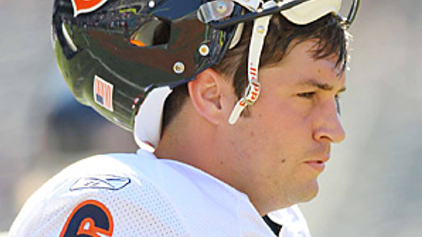 Titans QB problems help Johnson, Moss; Upgrade Cutler, Garrard
