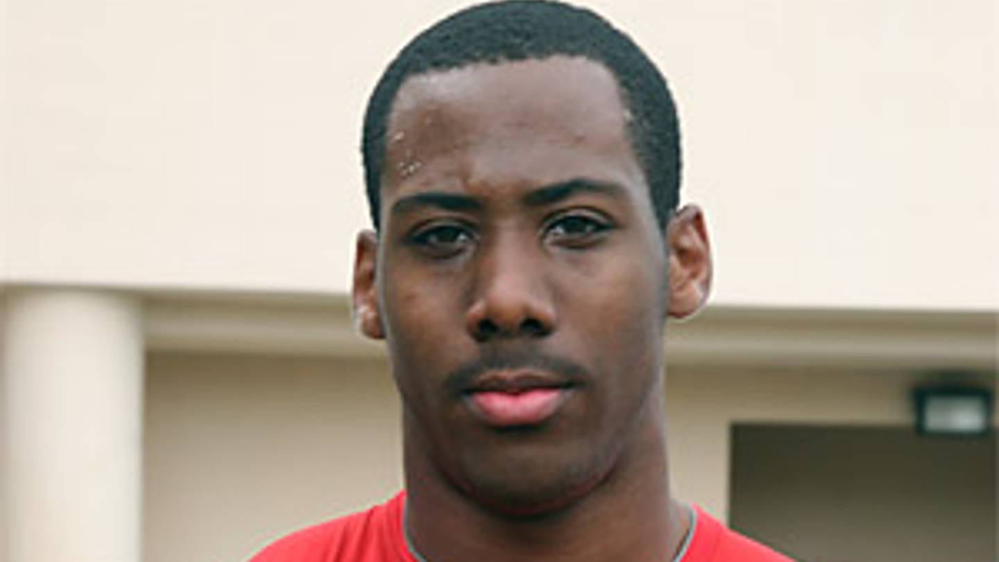 Corey Lemonier gains leverage on field and with top programs