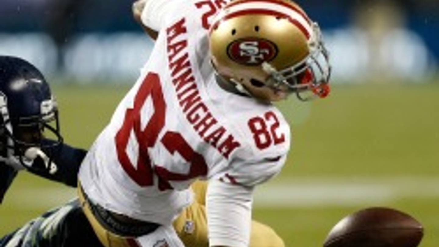 Niners WR Mario Manningham tears ACL and PCL in knee, done for season