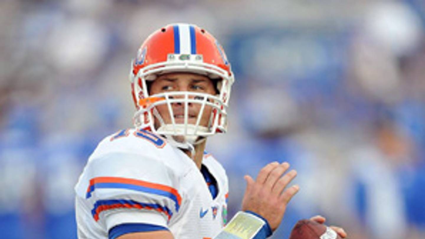 Tebow returns to practice in pads; status against No. 4 LSU unclear