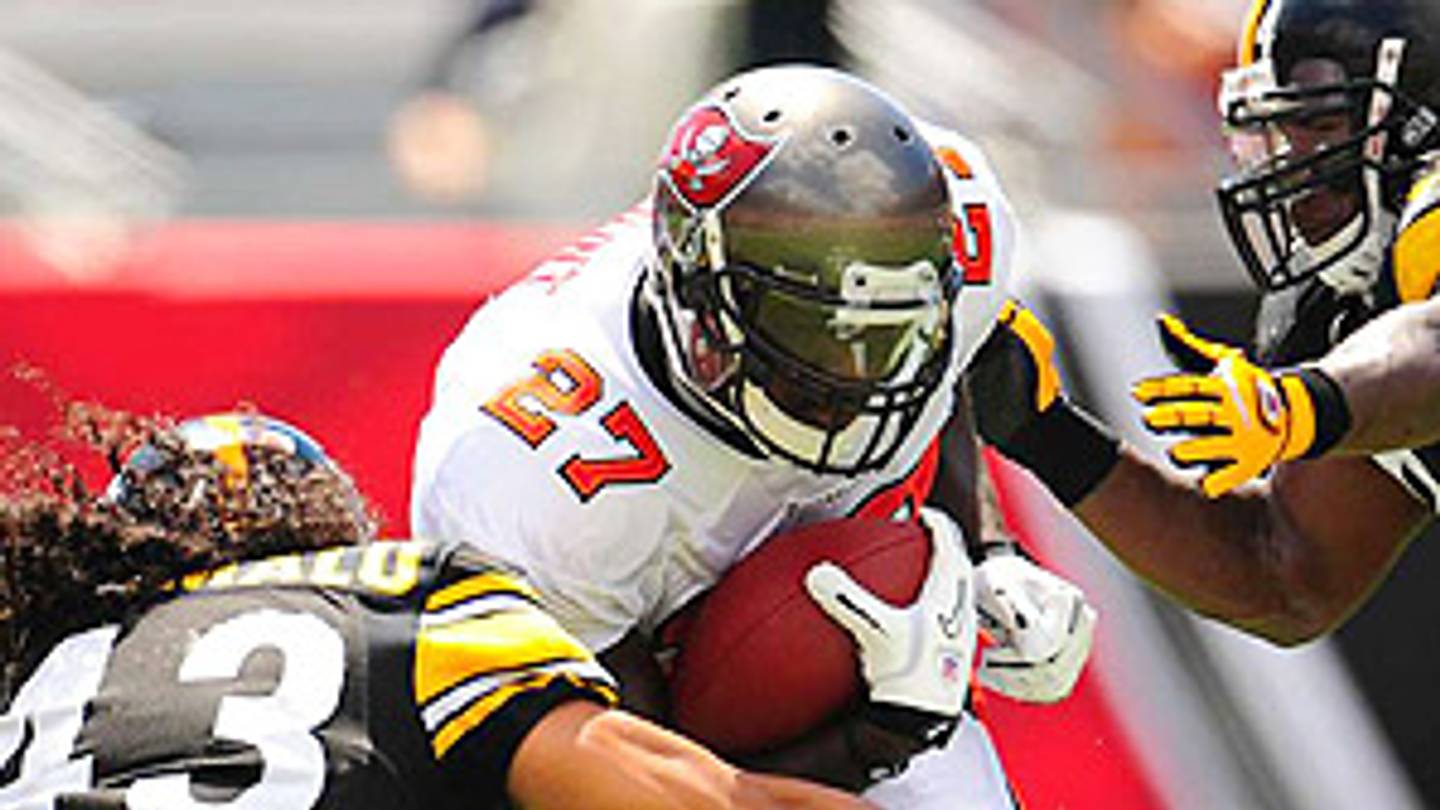 Surprising rookie season helps Bucs' Blount put punch behind him