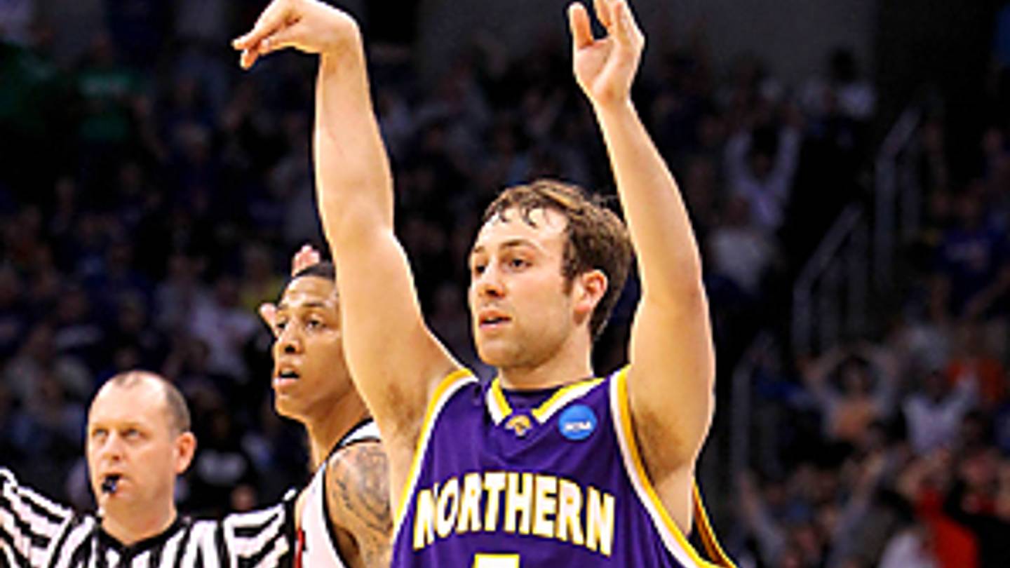 Farokhmanesh's long-distance dedication rewarded in UNI upset