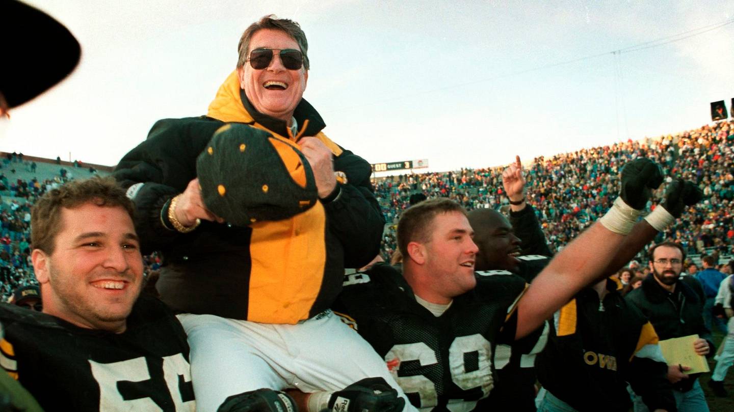 Legendary Iowa Coach Hayden Fry Dies at 90