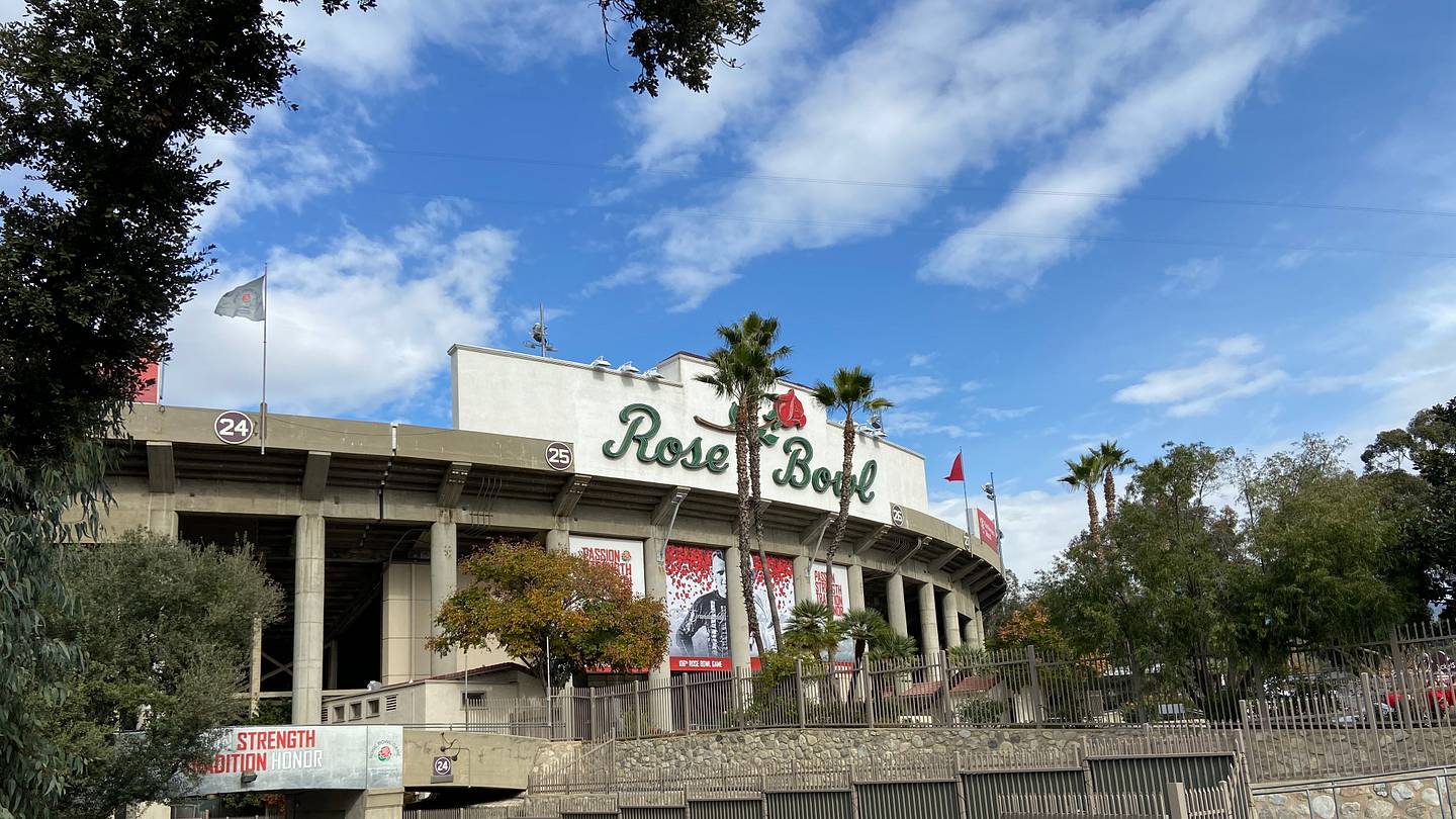2020 LB Riley Nowakowski Commits to Wisconsin as Preferred Walk-On