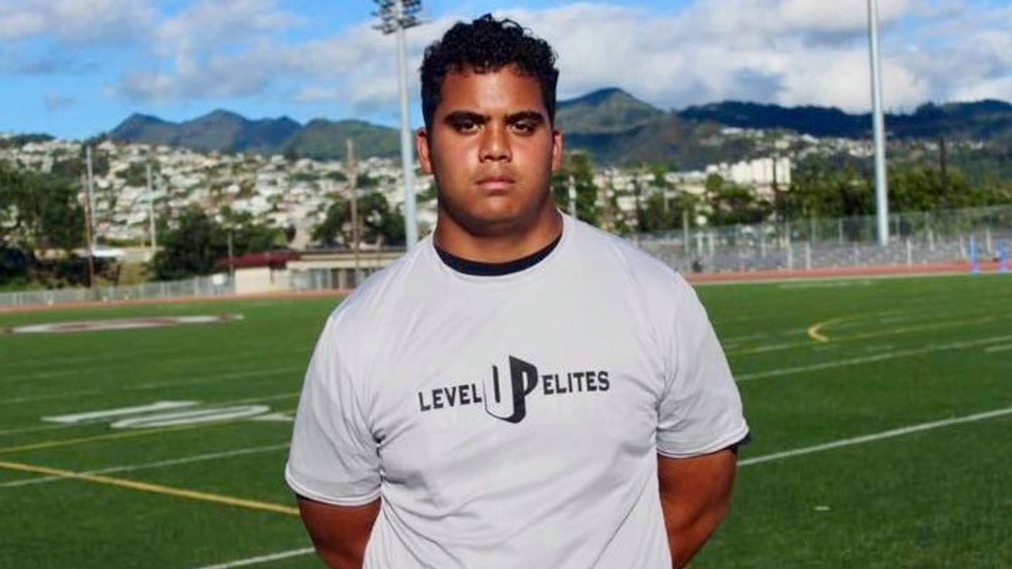 Offered 2022 OT Laakea Kapoi Talks Connection With Shaun Nua