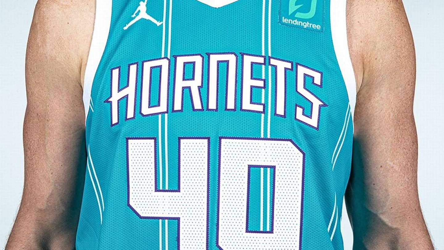 Hornets bringing back pinstripes in change of uniforms
