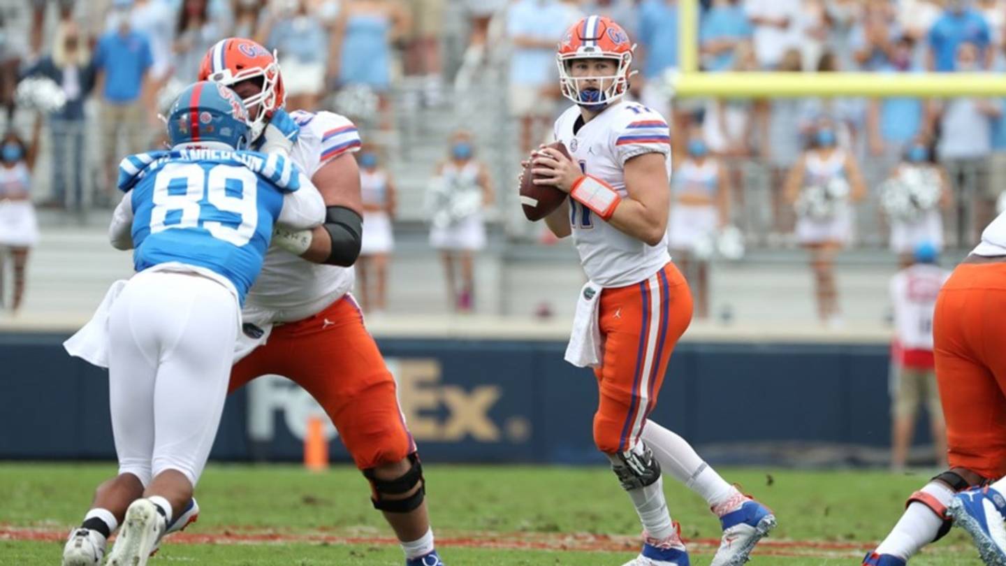 Florida Gators' Brett Heggie Talks Return to Center, SEC OL of the Week