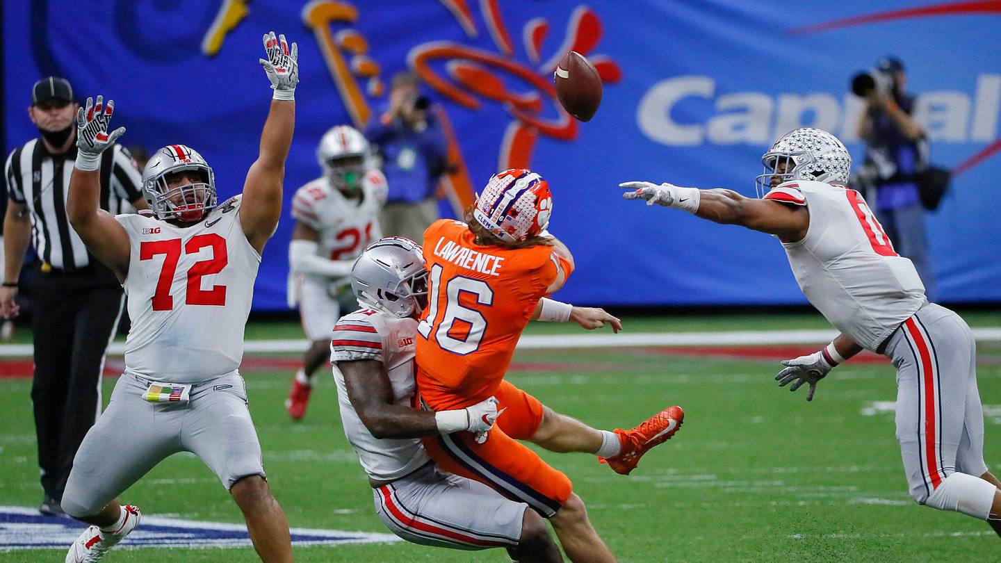 Tommy Togiai, Tyreke Smith Headline 13 Buckeyes Out for National Title Game