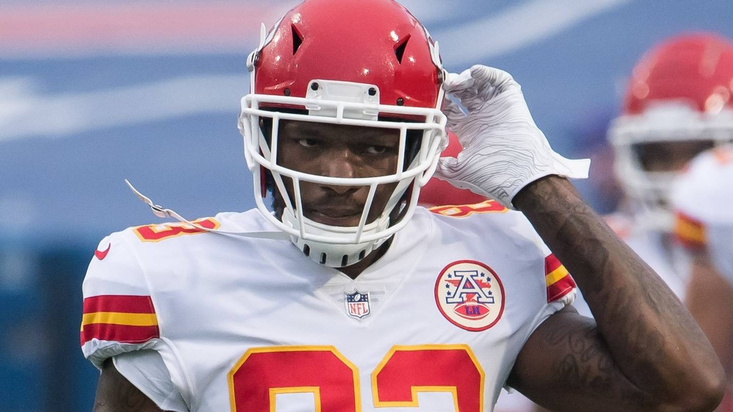 Kansas City Chiefs Waive Ricky Seals-Jones, Make Other Moves Ahead of ...