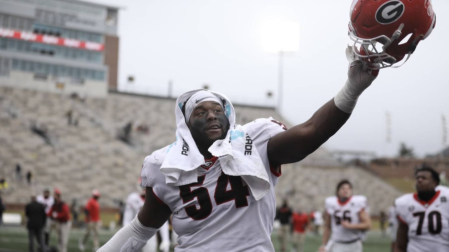 Justin Shaffer Returns for Fifth Year at Georgia