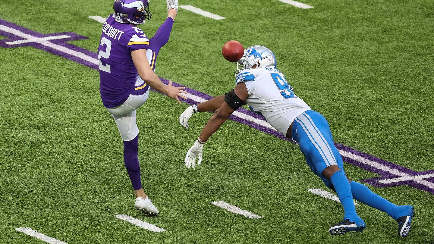 Vikings Punter Britton Colquitt Takes Pay Cut to Stay in Minnesota in 2021