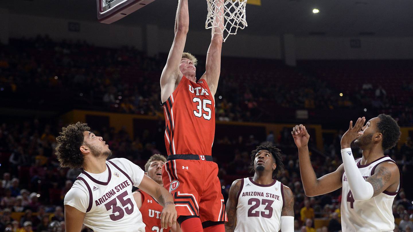 Carlson named Pac-12 freshman of the week