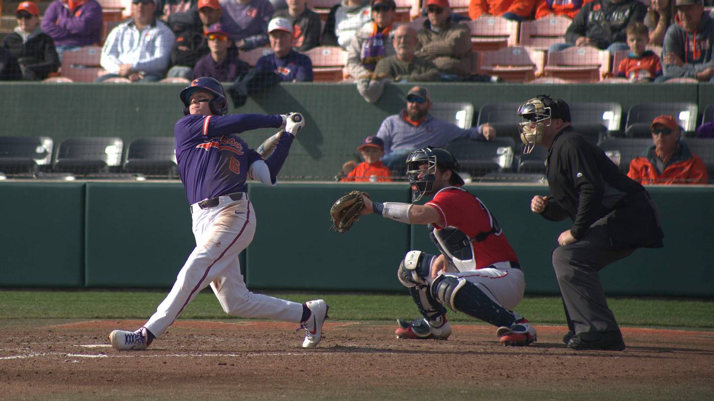 Clemson Edges Paladins, Stays Undefeated