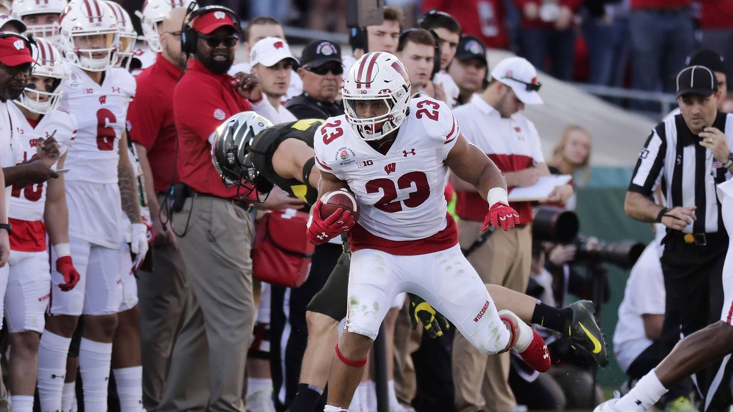 New York Jets NFL Draft profile: Wisconsin running back Jonathan Taylor