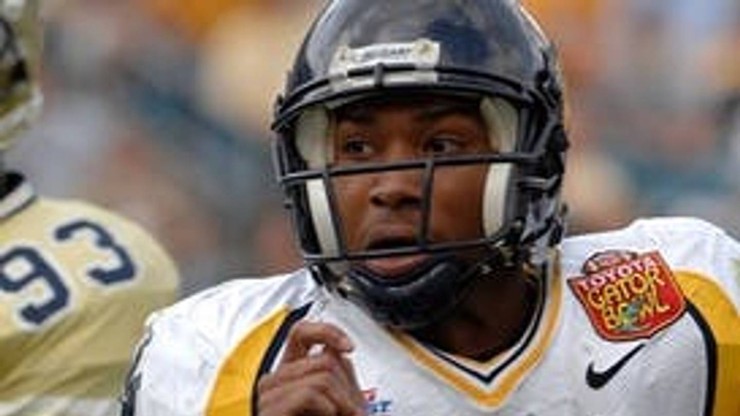 Former Mountaineers Pay Homage to Pat White