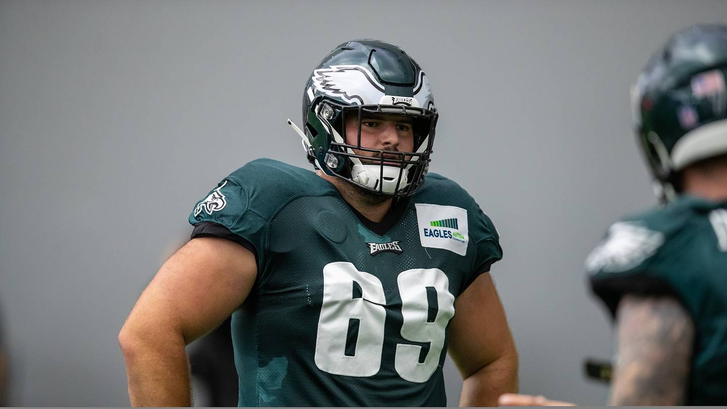 Jeff Stoutland Names Landon Dickerson Most Improved O-Lineman