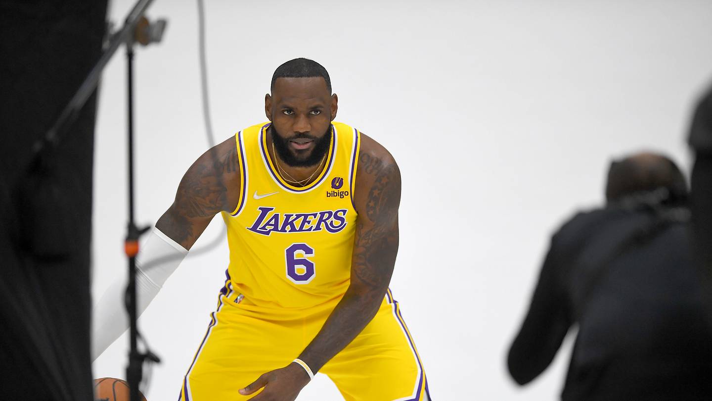 Lakers News: Football Hall of Famer Praises LeBron James's Longevity