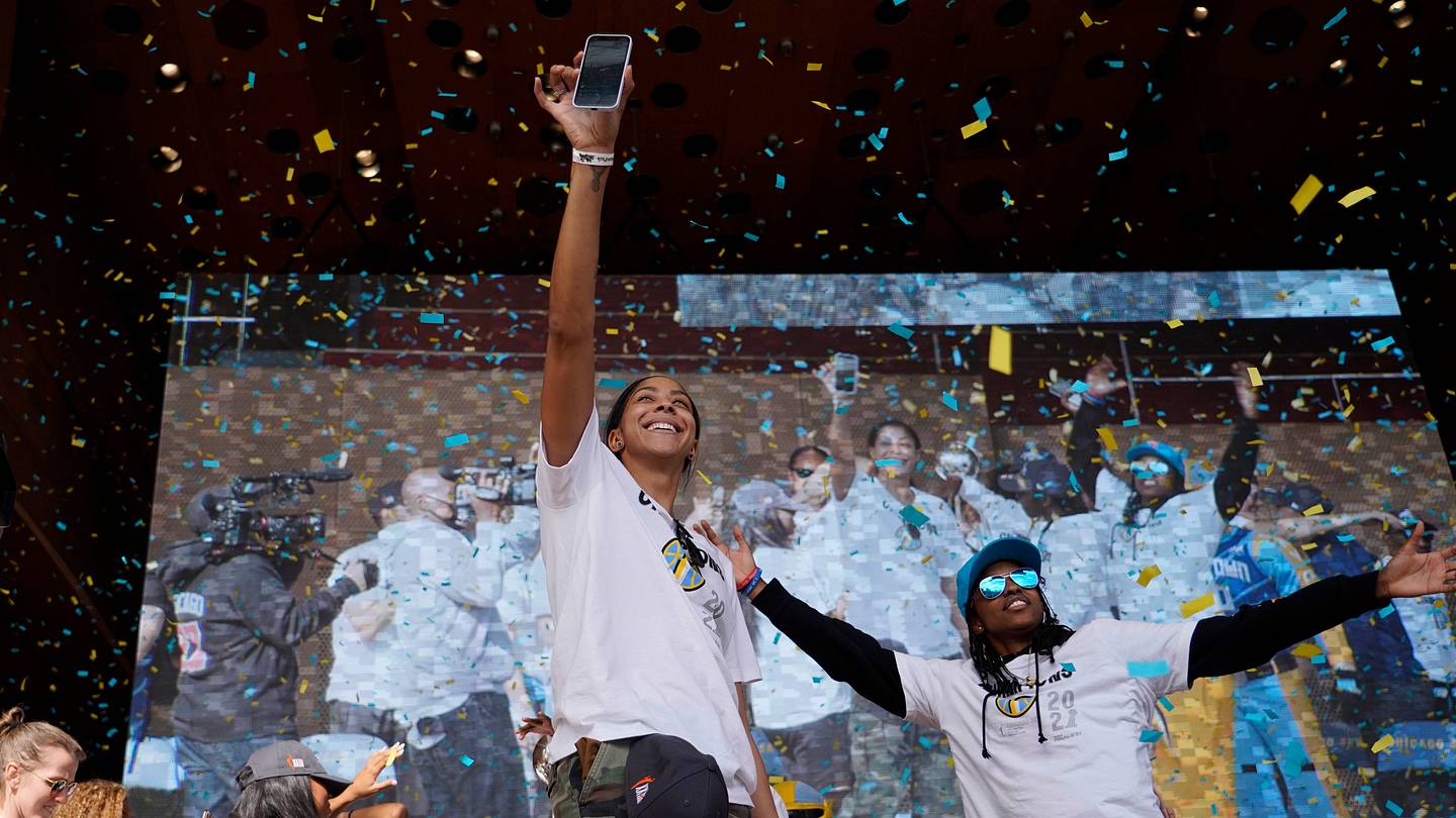 Sky Hold Championship Parade, Rally for First WNBA Title